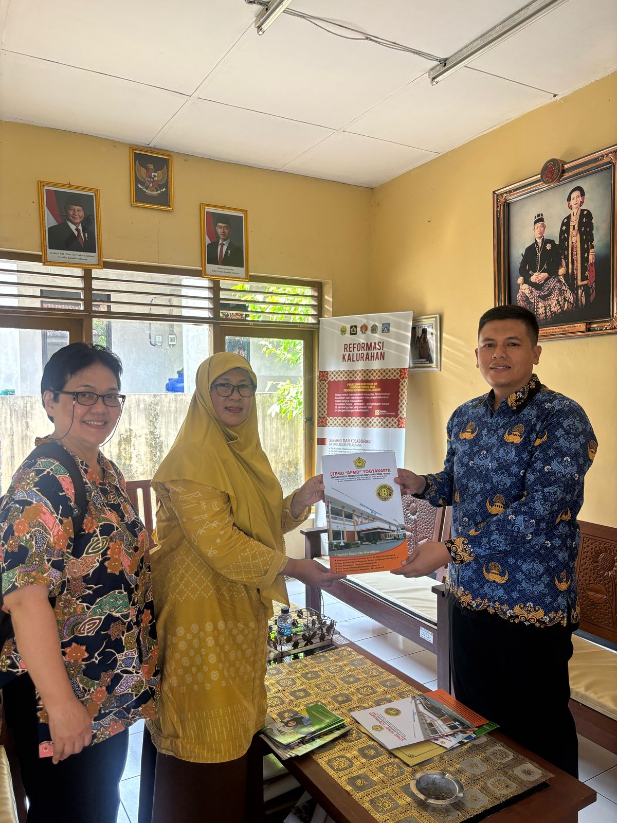 Penandatanganan MoA antara Prodi PMD APMD dan Kalurahan Tamanmartani ...